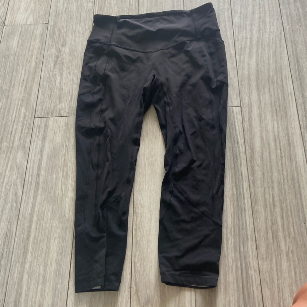 Lululemon Black Pants. Some Piling Shown In Pic - Gem